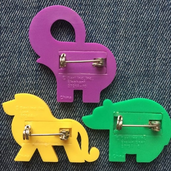 Tupperware | Accessories | Vintage Tupperware Zoo Animal Pins | Poshmark